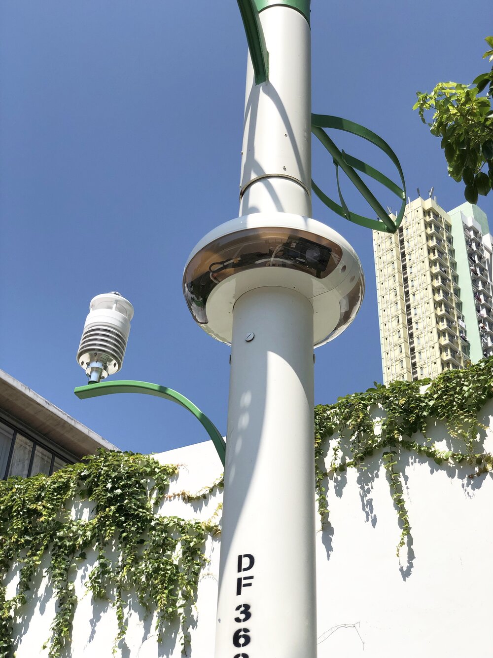 Smart Lampposts – n-hop technologies Limited